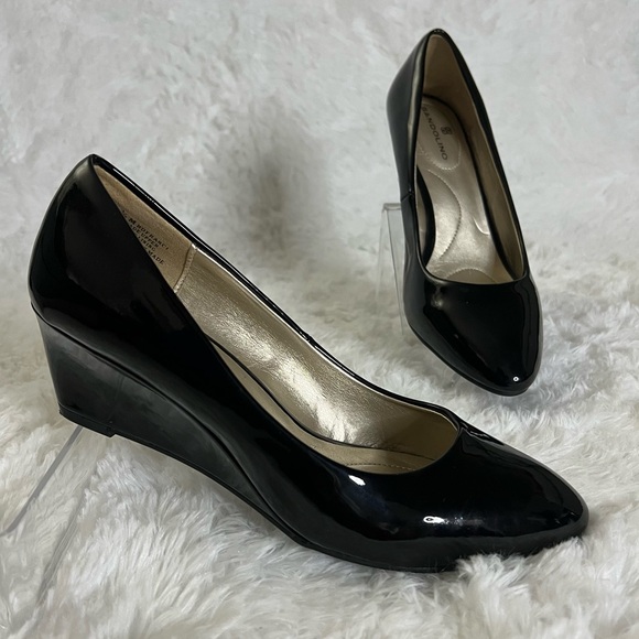 Bandolino | Shoes | Bandolino Black Patent Leather Wedge Shoes Size 75 ...
